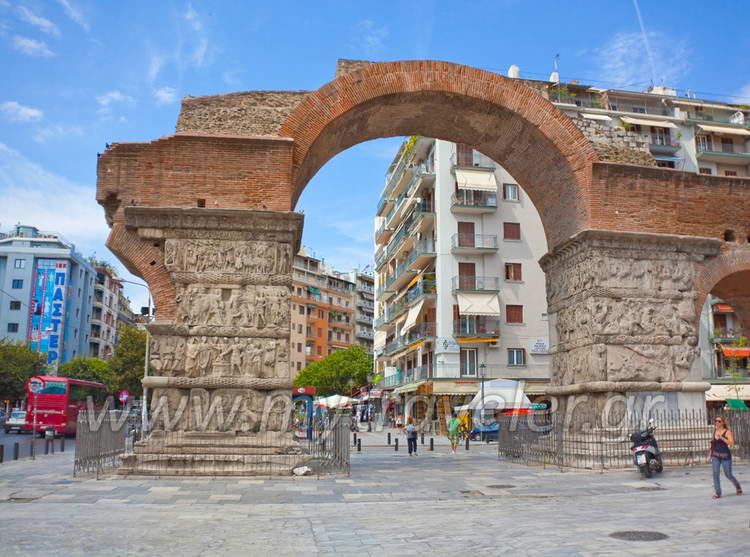 Η αψίδα του Γαλέριου - MyTraveler.gr