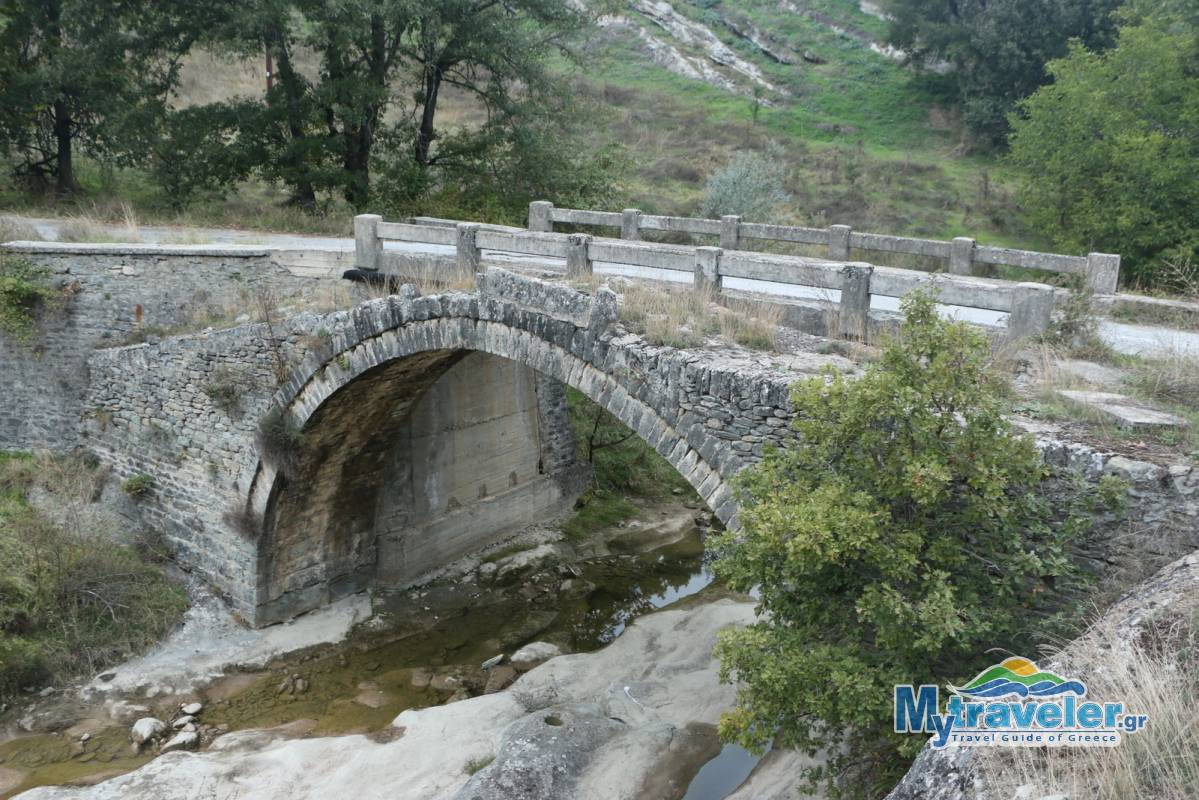 Πέτρινο Γεφύρι Βαθιάς - MyTraveler.gr